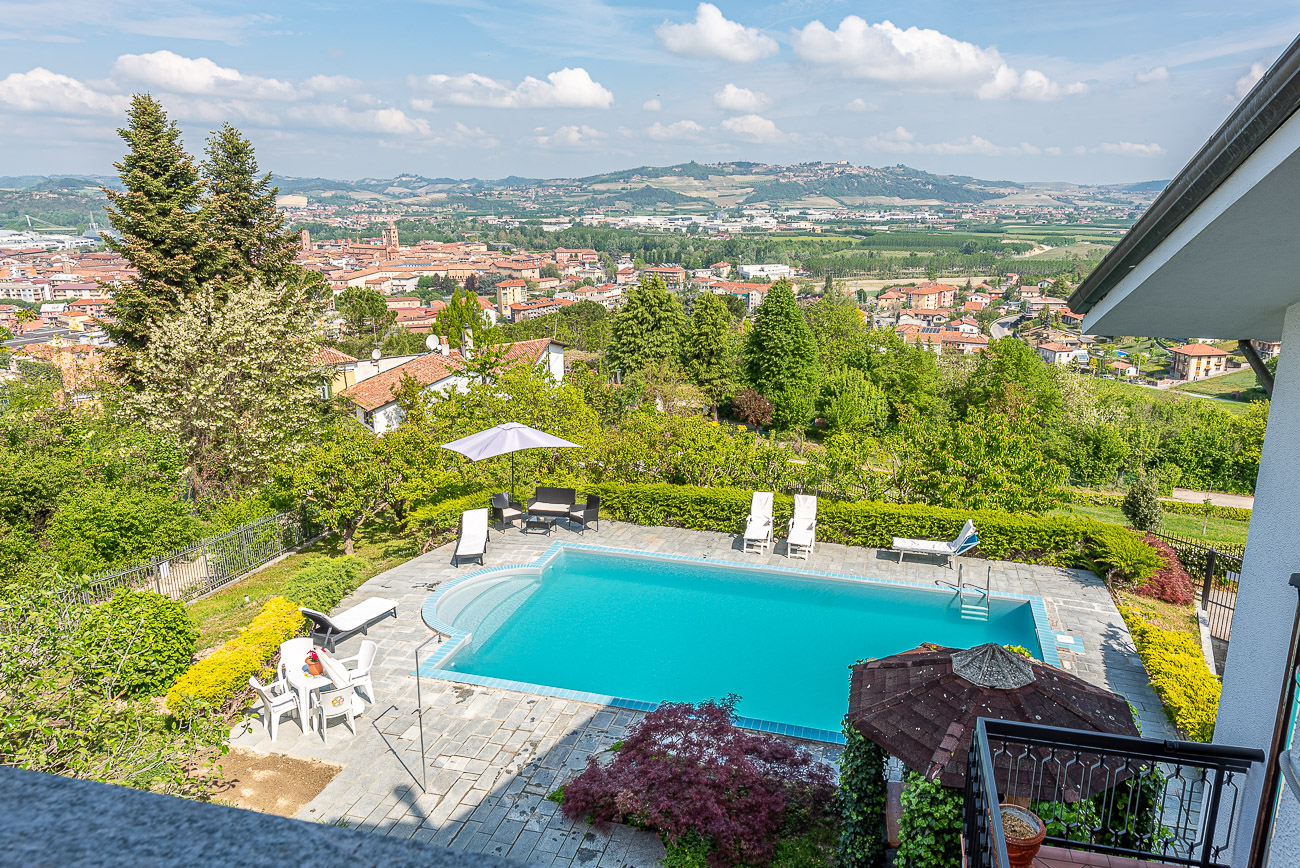 Alba View Apartment with Pool | Langhe Holiday